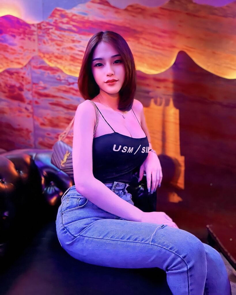 เปิดวาร์ป วิว เกวรินทร์ เน็ตไอดอลสาวสวย น่ารัก สดใส